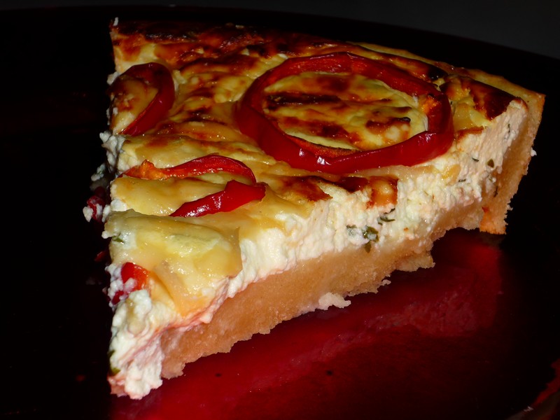 Reteta culinara Tarta cu branza si ardei | Bucataras