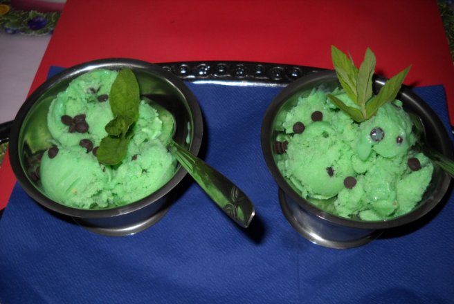 Reteta Inghetata de menta cu ciocolata