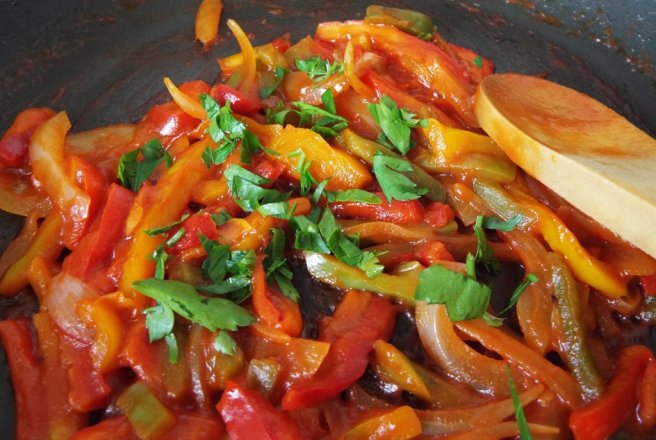 Reteta Piperade sau mancare picanta de ardei