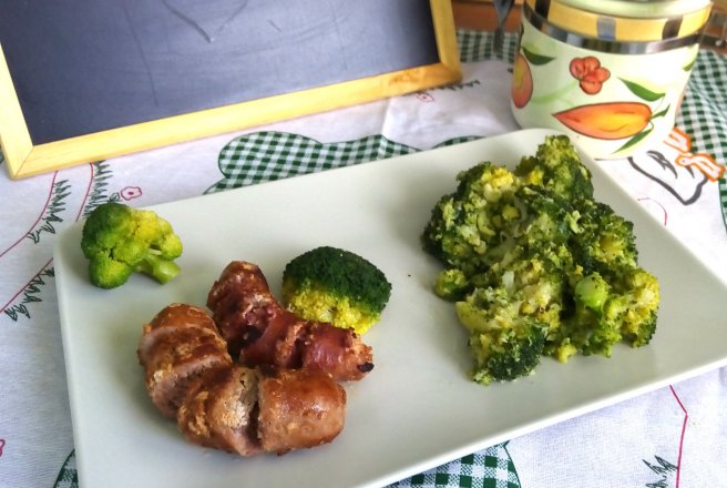 Reteta Broccoli cu carnati proaspeti de porc