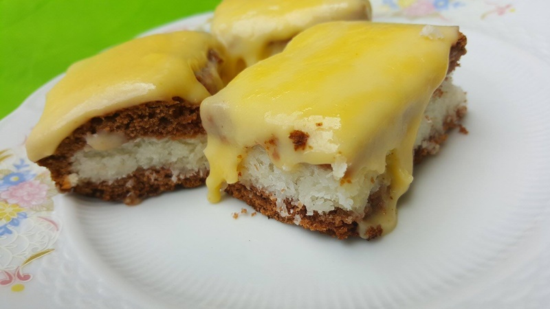 Reteta culinara Prajitura cu cocos si crema de vanilie | Bucataras