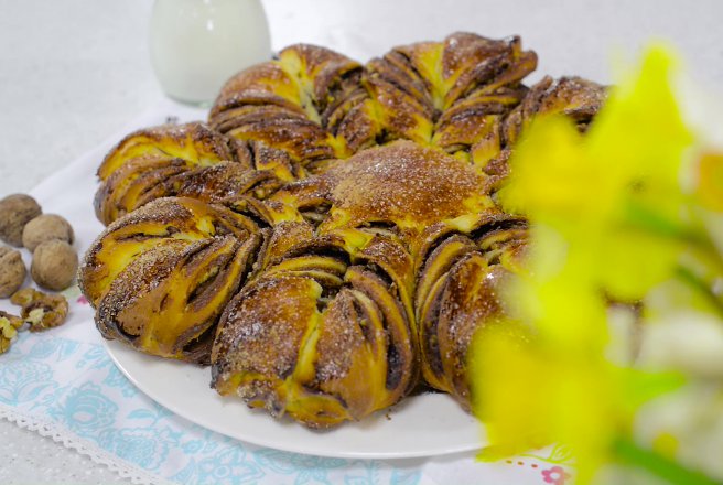 Reteta Desert cozonac floare cu nuci