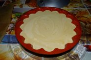 Reteta de prajitura cu blat de bezea si mousse de ciocolata alba si ...