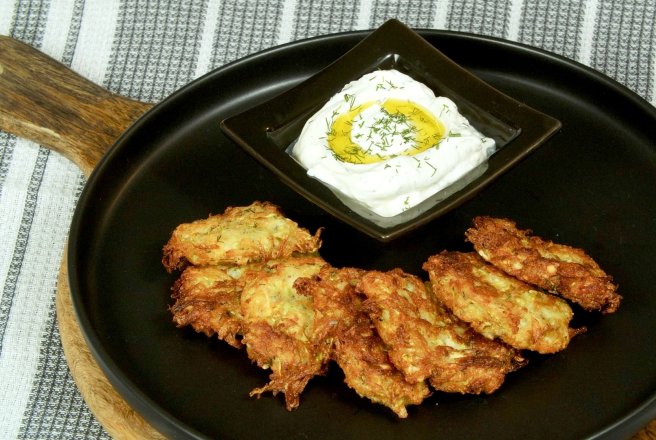 Chiftele de dovlecei cu feta - Rețeta delicioasă și rapidă