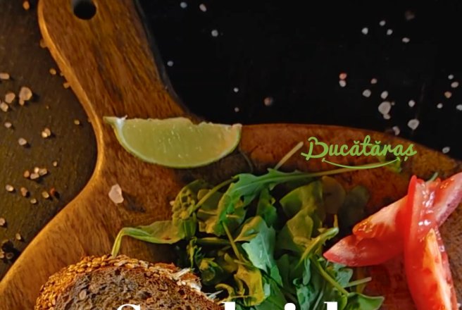 Sandwich cu șnițel și sos chimichurri - Savoare și aromă într-o rețetă ...